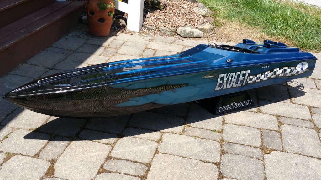 84″ Classic (Twin) RC Boat – Ready to Run - BONZI Sports Inc